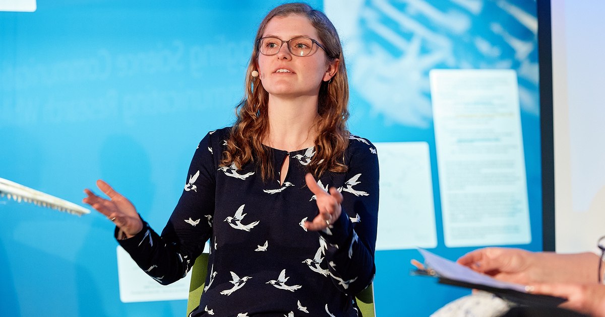 Podiumsdiskussion „Juggling Science Communication: Communicating ...