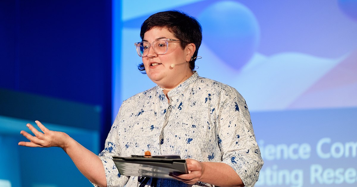 Podiumsdiskussion „Juggling Science Communication: Communicating ...